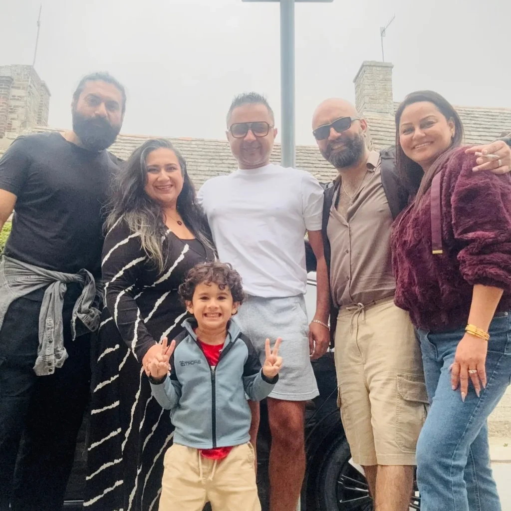 Javeria Abbasi Shares Family Vacation Pictures from London - BuzzPK