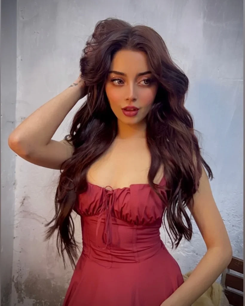 Top Pakistani Actresses Who Stunned Fans with Bold Outfits - BuzzPK